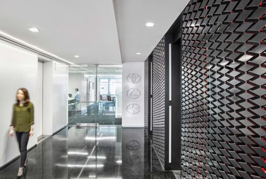 Arktura Solutions Studio® - Toyota - Screen & Wall System