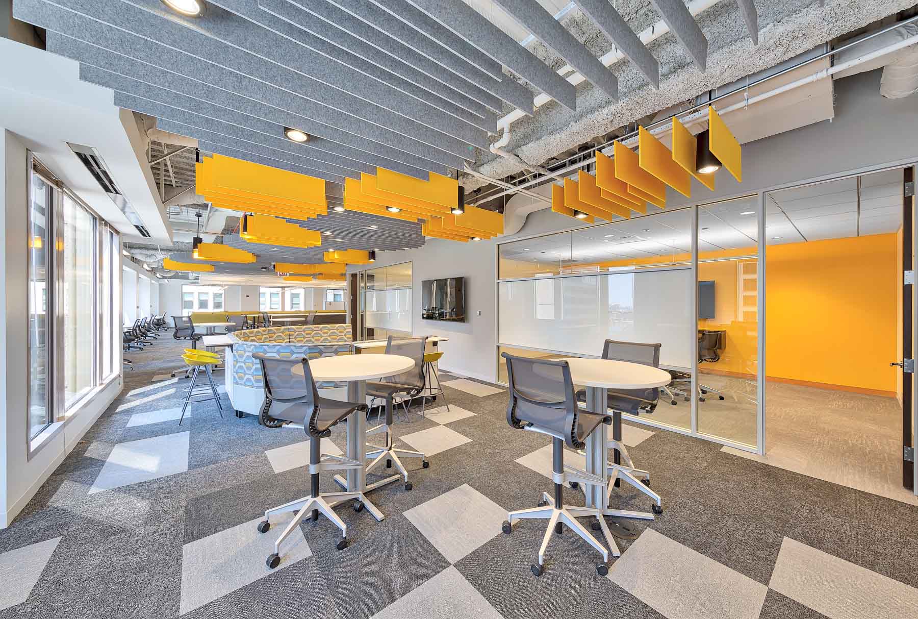 Acoustic Ceiling Fins System - Arktura SoundEdge®