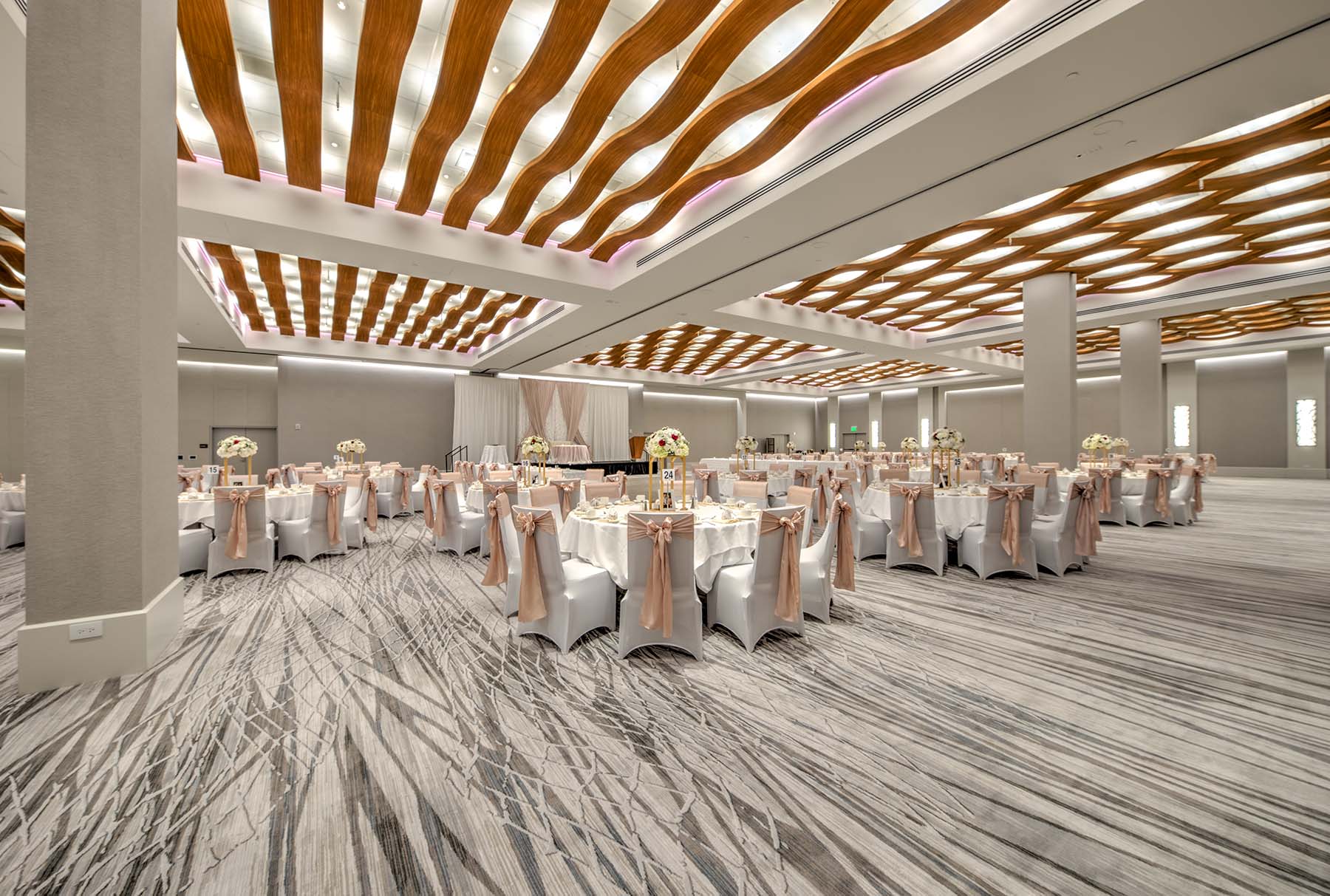 ALOHILANI BALLROOM - Arktura