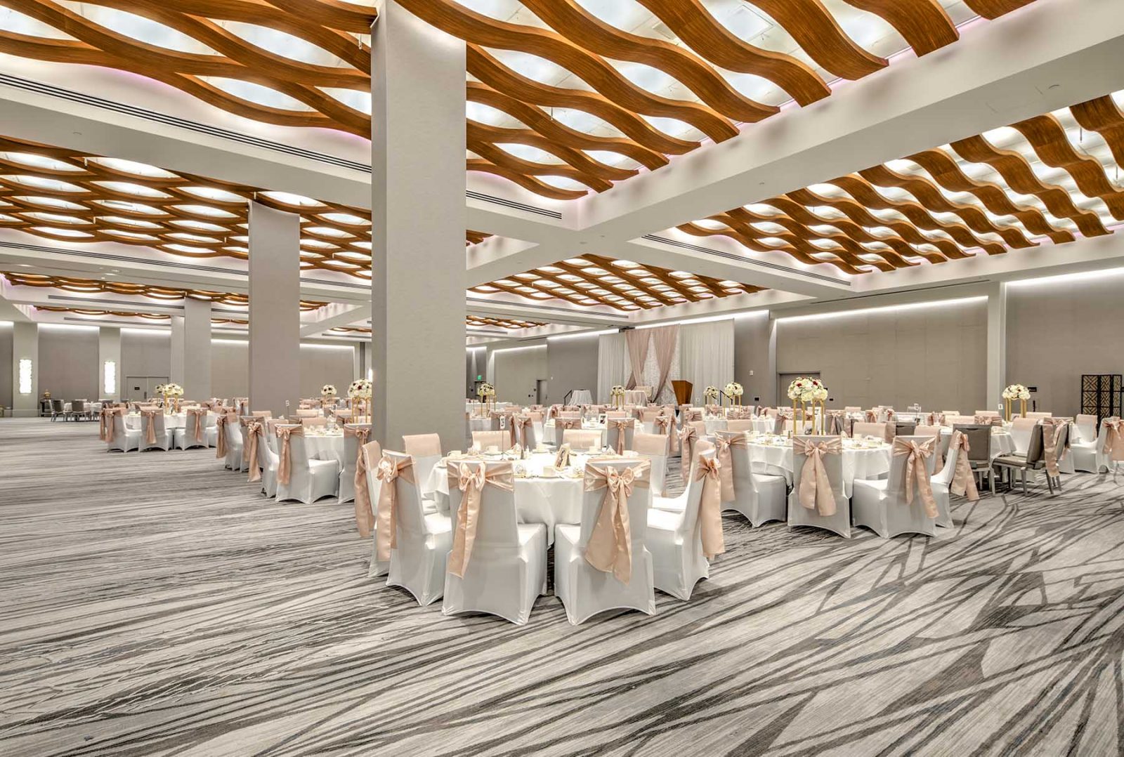 ALOHILANI BALLROOM - Arktura