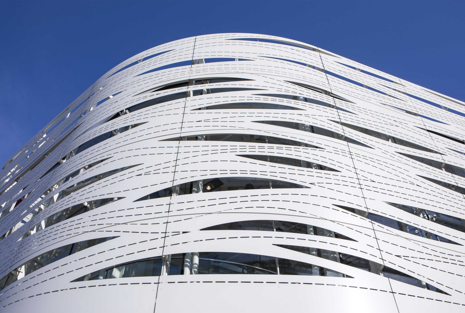7 Metal Screen Facade Design Ideas to Enhance Your Branding