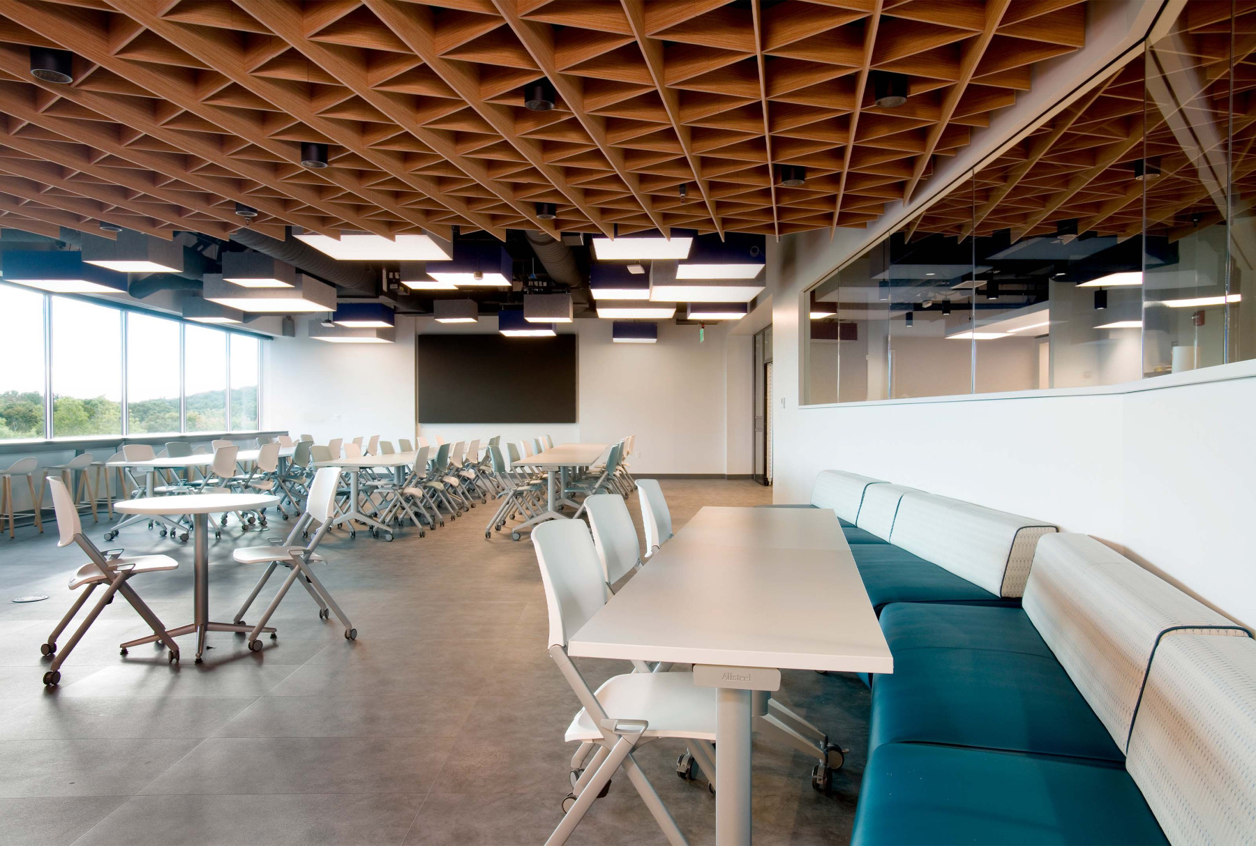 Noise Reduction 101: Soundproofing vs. Sound Absorption Explained - Arktura