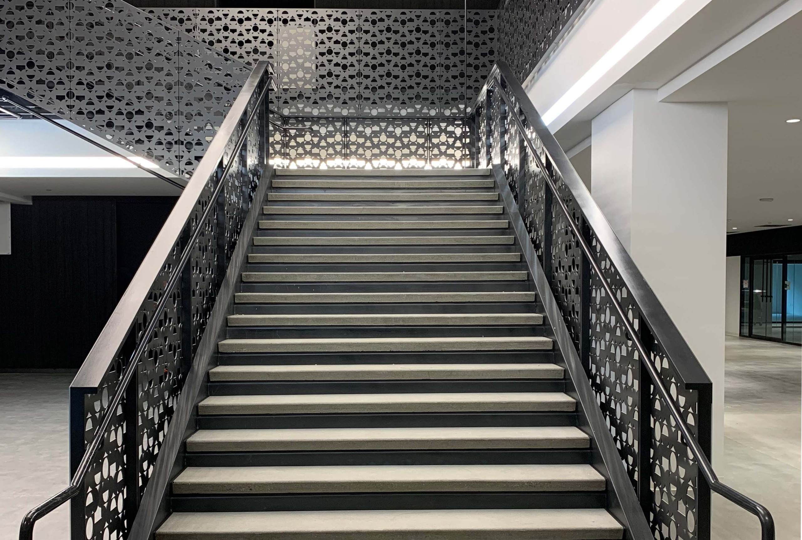 California Market Center Logo