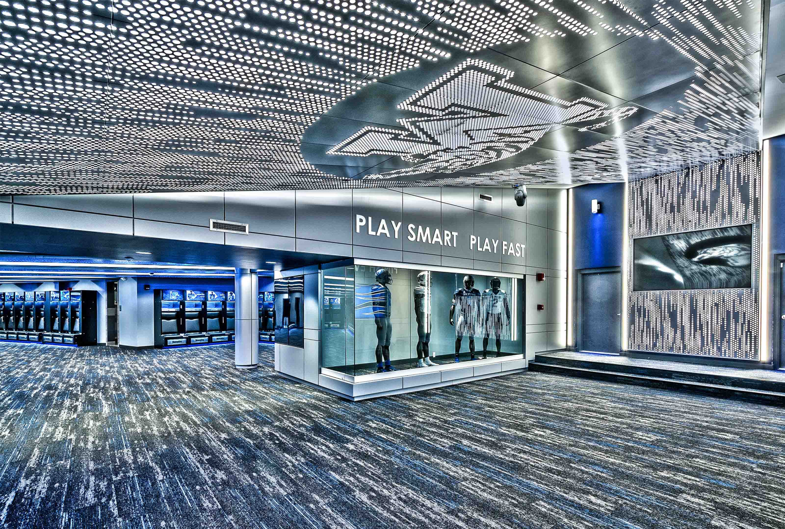 U of M - Liberty Bowl Locker Room - Arktura